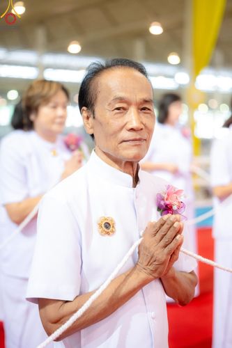 พิธีจุดเทียนใจ ไฟนิรันดร์ อนันตชัย ณ สภาธรรมกายสากล วัดพระธรรมกาย วันอาทิตย์ต้นเดือนที่ 1 ...
