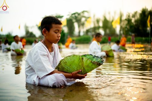 Photo Story มหัศจรรย์วัดดงดินแดง Episode 1 พิธีปลงผมนาคธรรมทายาท ใน ...